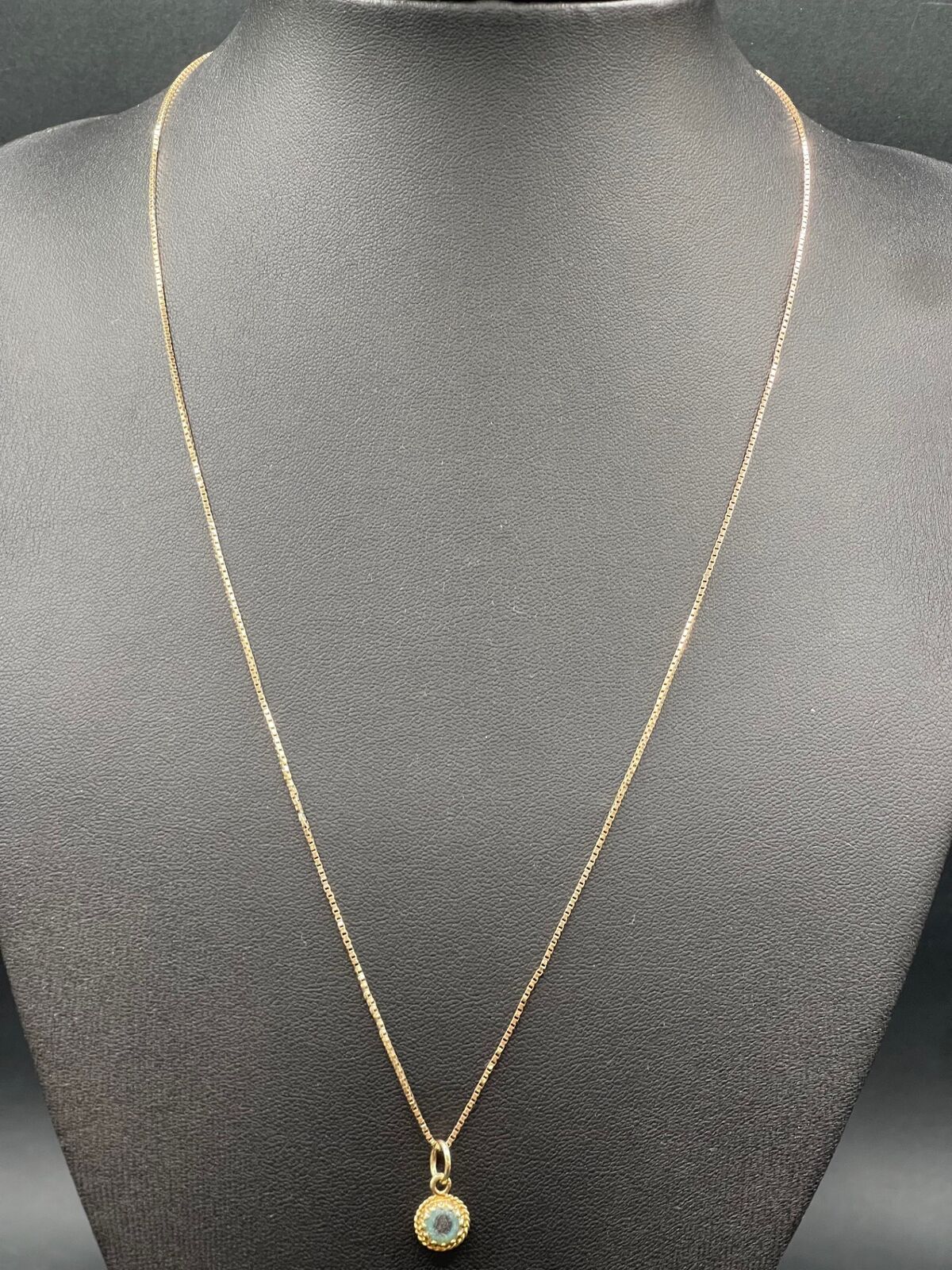 Ladies 9ct Yellow Gold Box Link Chain & Evil Eye Pendant